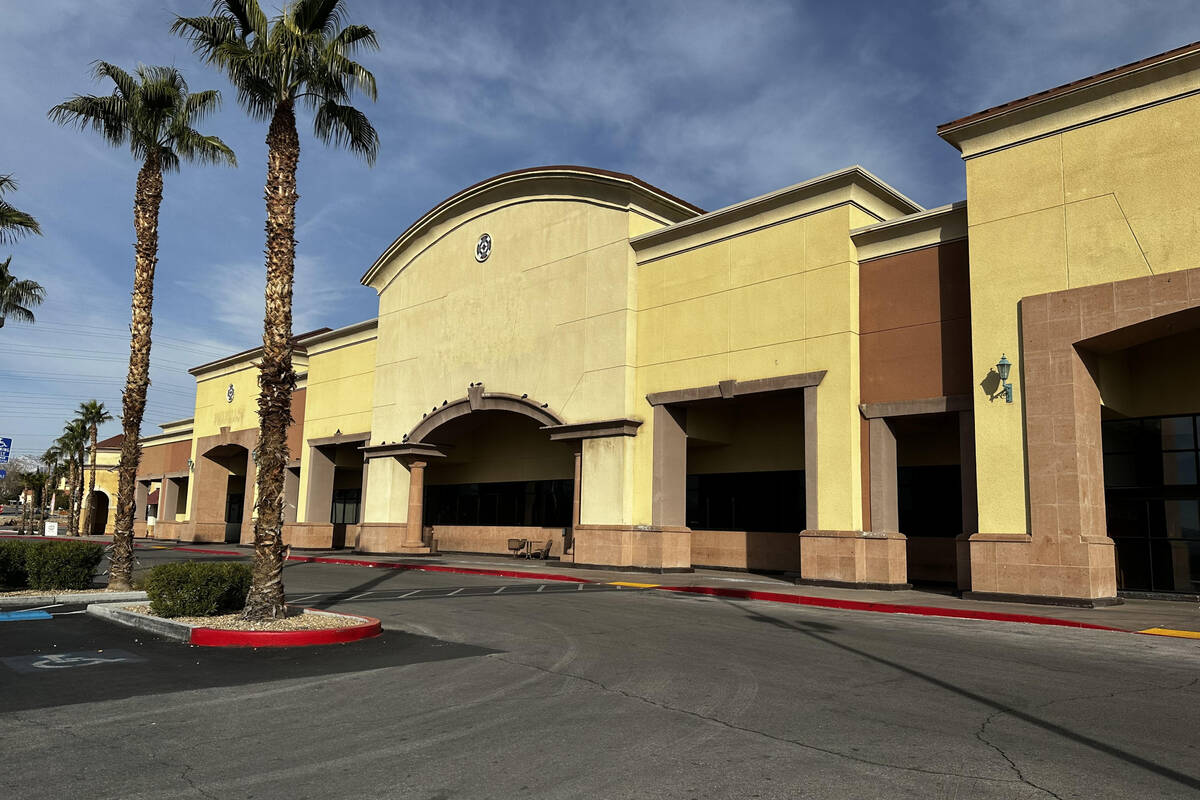 Closed Las Vegas Vons grocery store sells for over $7 million | Business