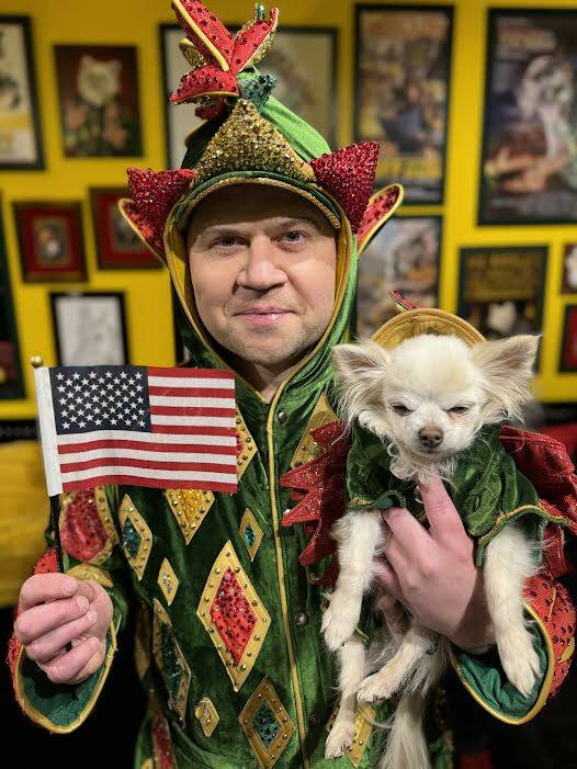 Piff the Magic Dragon earns U.S. citizenship | Kats | Entertainment ...