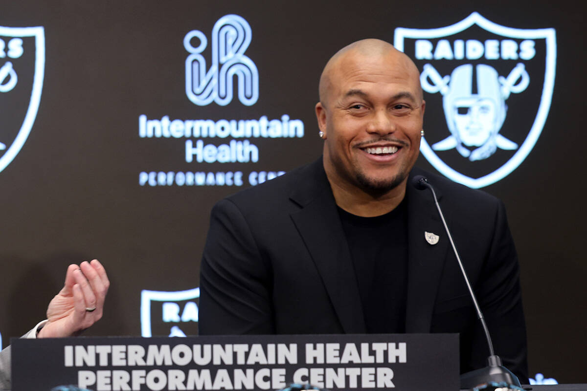 Raiders’ Antonio Pierce says Aidan O’Connell gets 1st shot at starting QB job | Raiders News ...