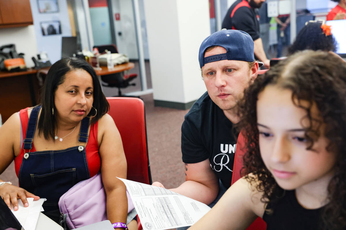 Bright future: Students embrace education, finance event at UNLV ...