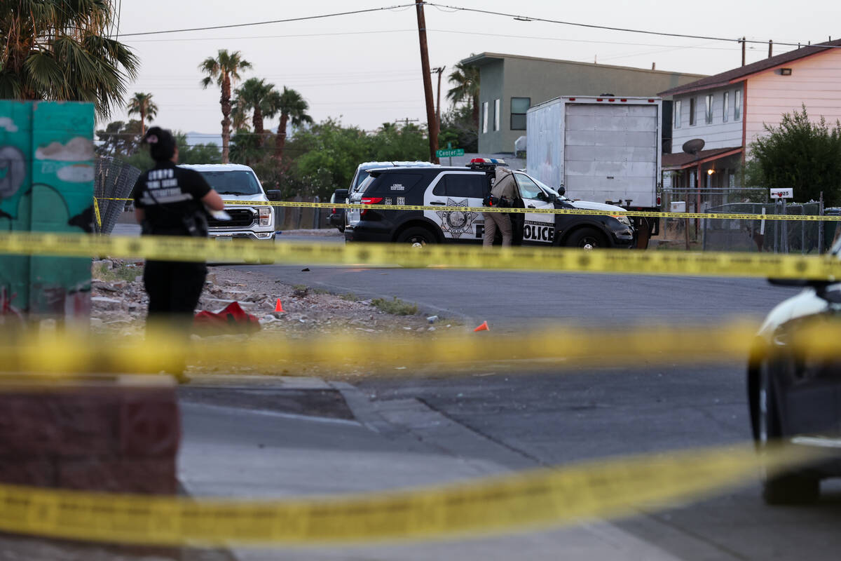 Man stabbed to death after bystanders help screaming woman | Homicides ... Man stabbed to death after bystanders help screaming woman | Homicides ...
