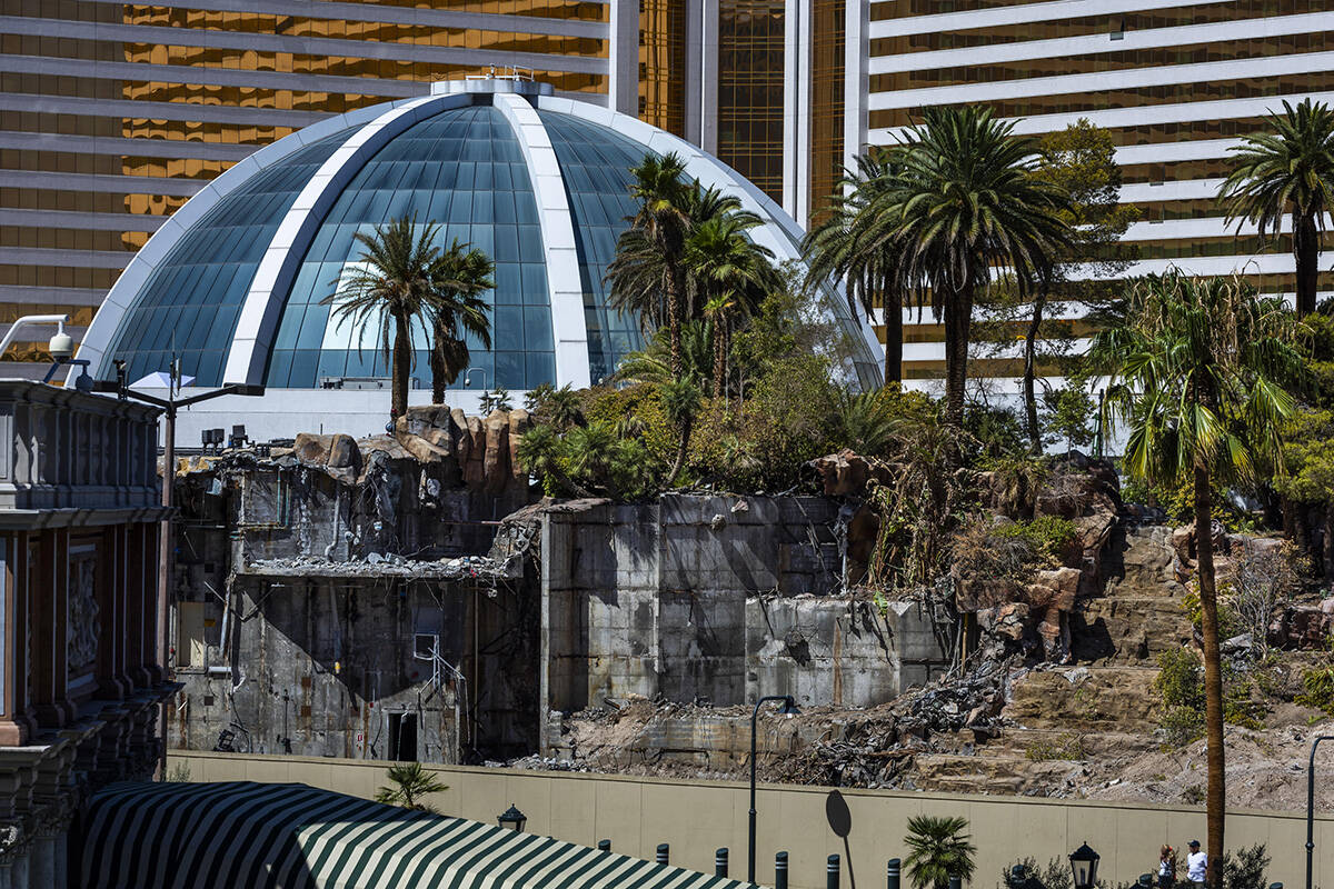 The Mirage volcano demolition continues on Las Vegas Strip | Casinos ...