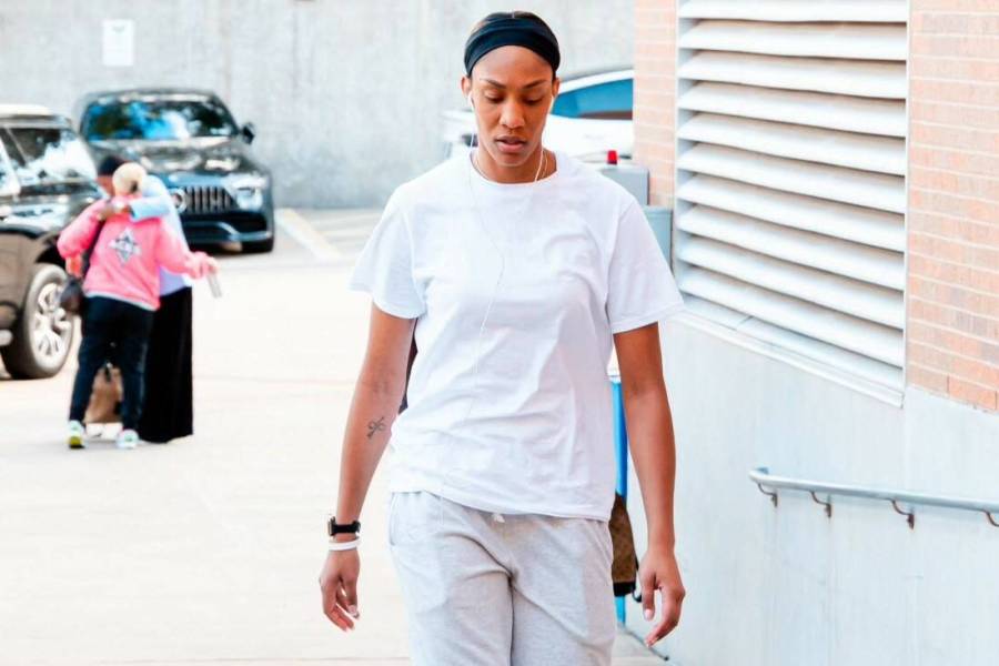 Aces’ A’ja Wilson only wearing white T-shirts before games for a reason ...