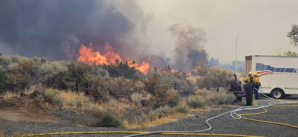 Nevada governor declares emergency as Davis Fire south of Reno sparks ...