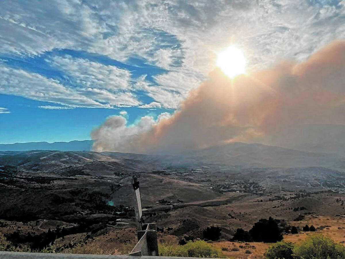 Nevada governor declares emergency as Davis Fire south of Reno sparks ...