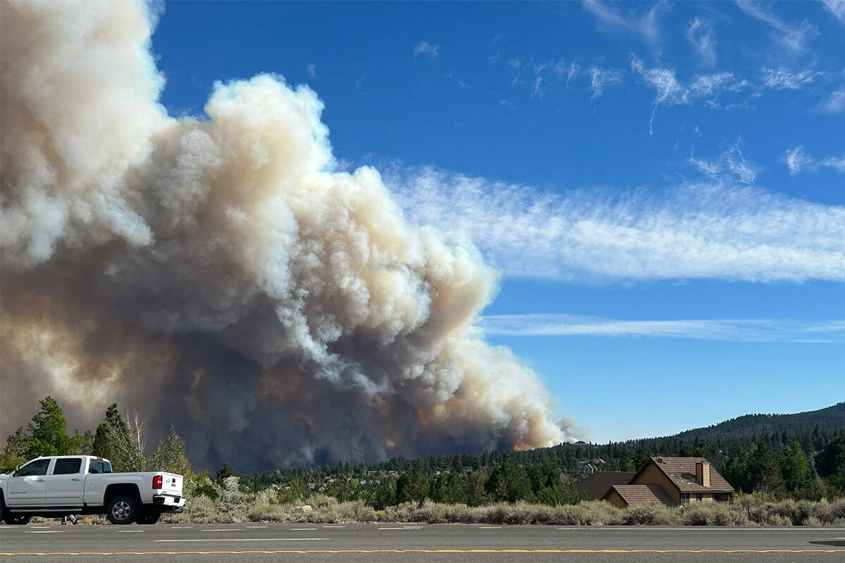 Davis Fire near Reno rages on with some containment as winds blow ...