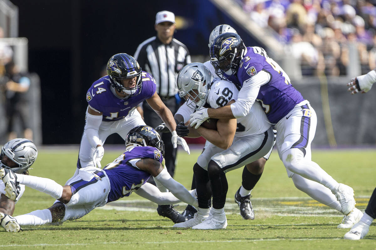 Raiders coach Antonio Pierce upset with offensive line after Ravens win ...