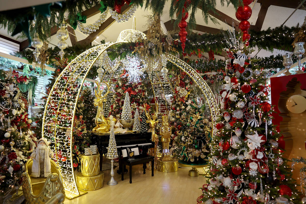 Christmas never ends at Las Vegas’ Ralph Jones Display | RJ Magazine