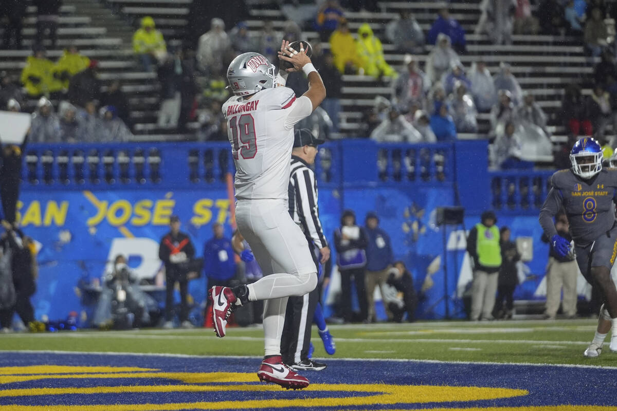 UNLV football beats San Jose State in rain behind Jai’Den Thomas | UNLV ...
