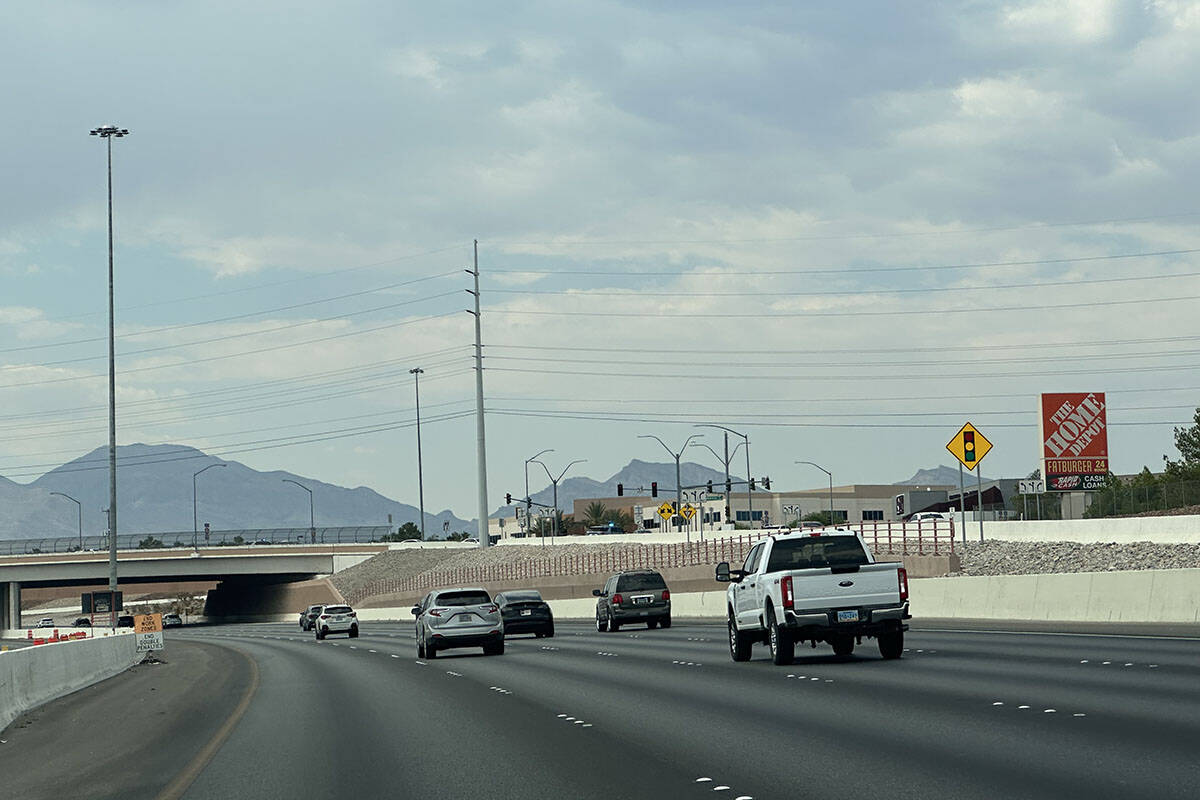 A stretch of the 215 Beltway in Summerlin is scheduled to be closed in ...
