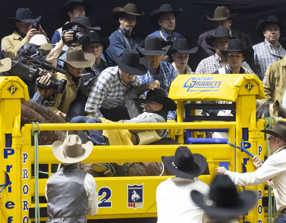 2024 NFR: Weston Timberman wins bareback riding go-round | National ...