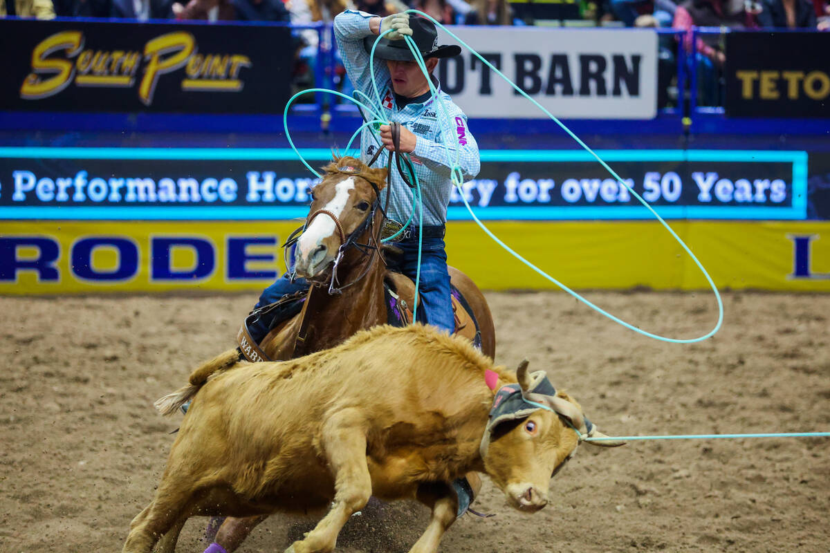 2024 NFR: Dustin Egusquiza, Levi Lord win team roping 3rd go-round ...