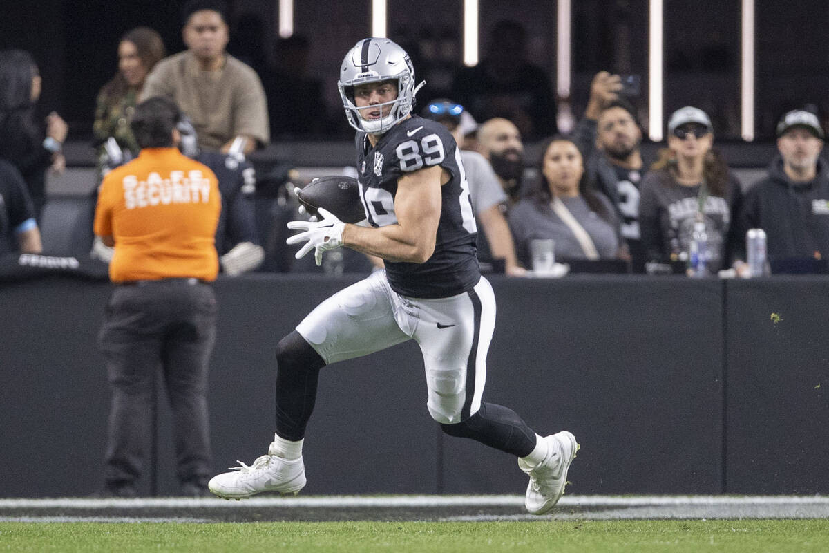 Raiders’ Brock Bowers, Maxx Crosby named to NFL Pro Bowl Games | Raiders News | Sports