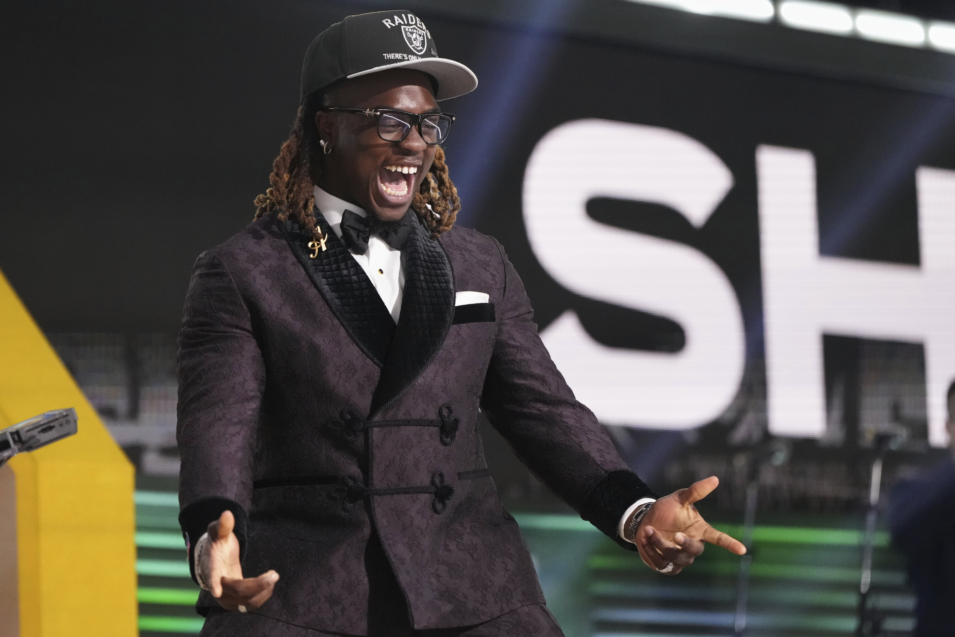 NFL draft hosting drone, light shows on Strip | NFL Draft | Sports