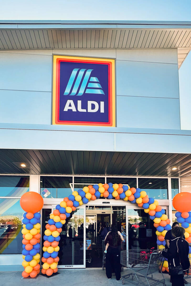 Aldi opens 3rd Las Vegas Valley grocery store on Rainbow Boulevard ...