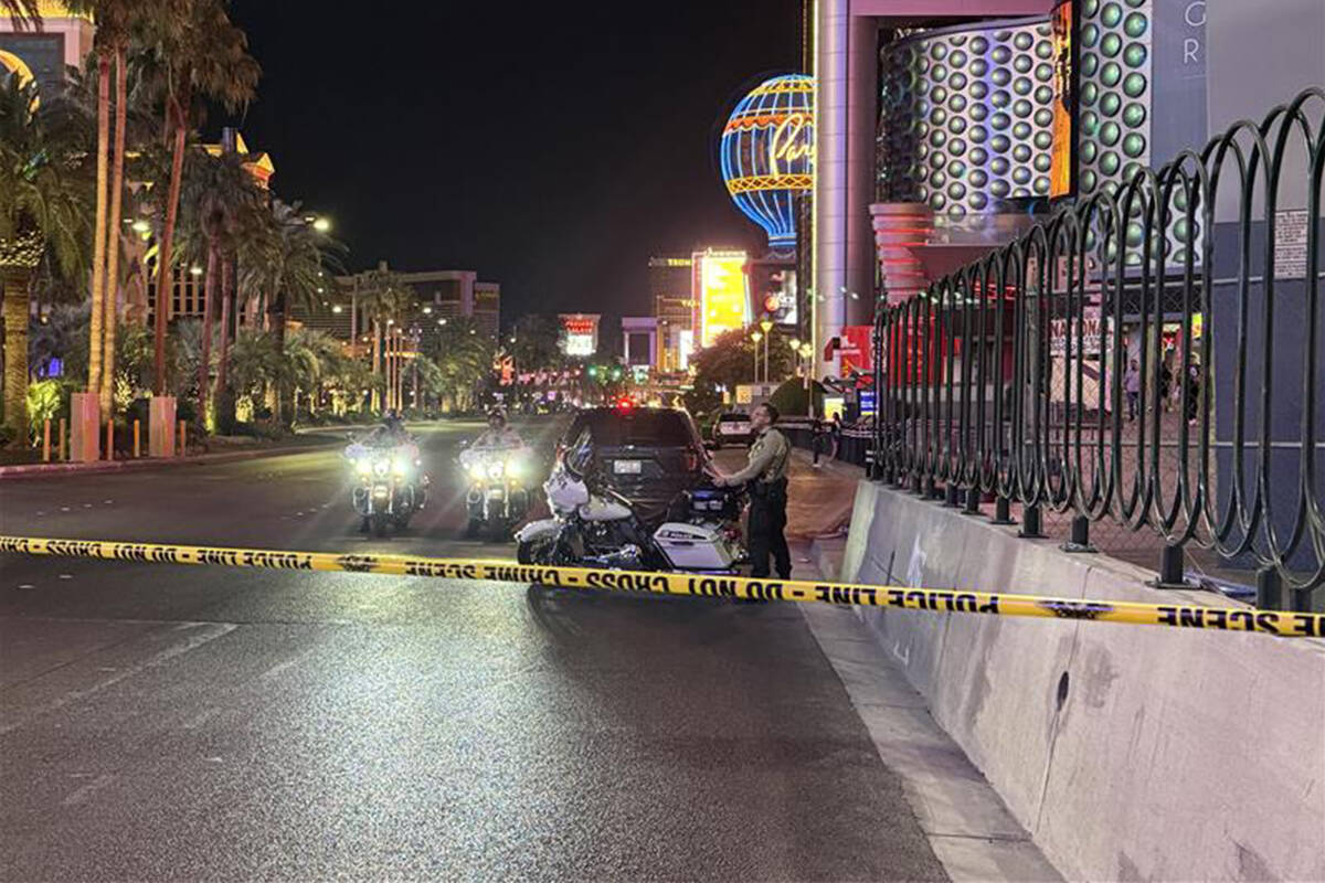 Livestreamed shooting leaves 2 dead in front of Bellagio fountains on Las Vegas Strip; suspect ...