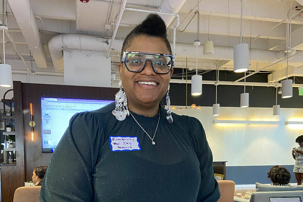 Cass Holland shows TikTok what it’s like to be a cart girl in Vegas ...