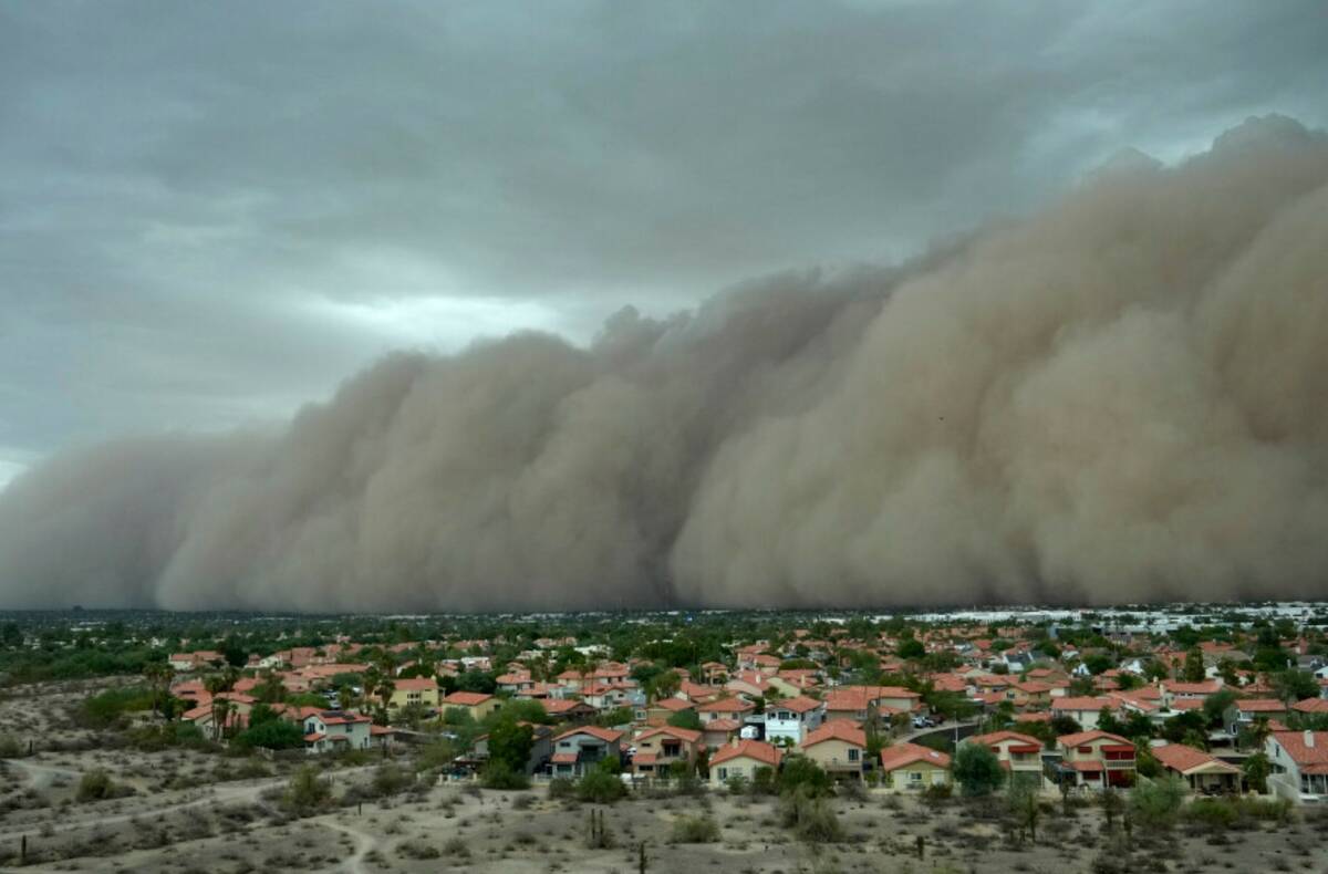 Powerful haboob sweeps through Phoenix | Nation and World | News