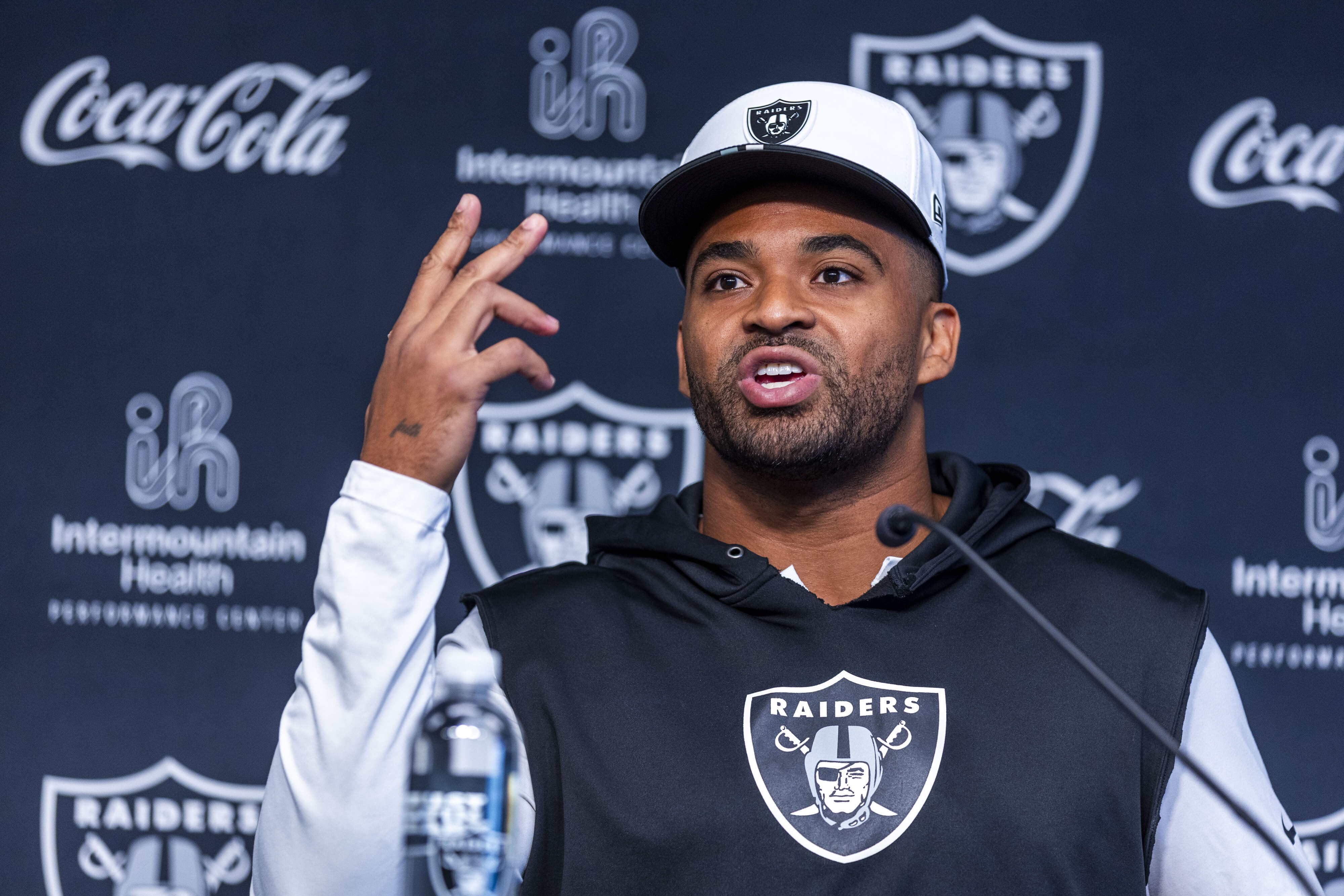 Raiders’ Jamal Adams thriving at linebacker after switch from safety ...