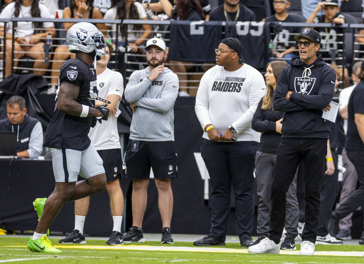 Raiders coach Pete Carroll praised by Geno Smith, Maxx Crosby | Raiders News | Sports