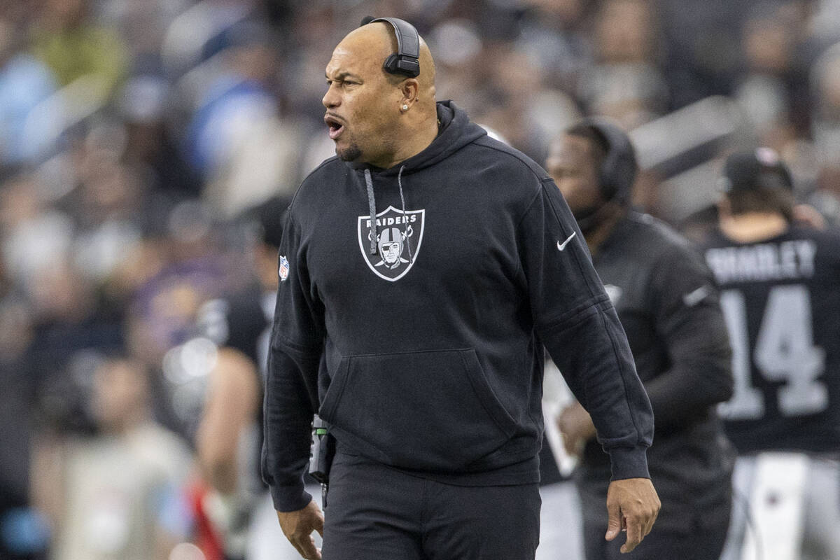 Tom Brady ‘was a great asset for us,’ ex-Raiders coach Antonio Pierce says | Raiders News | Sports